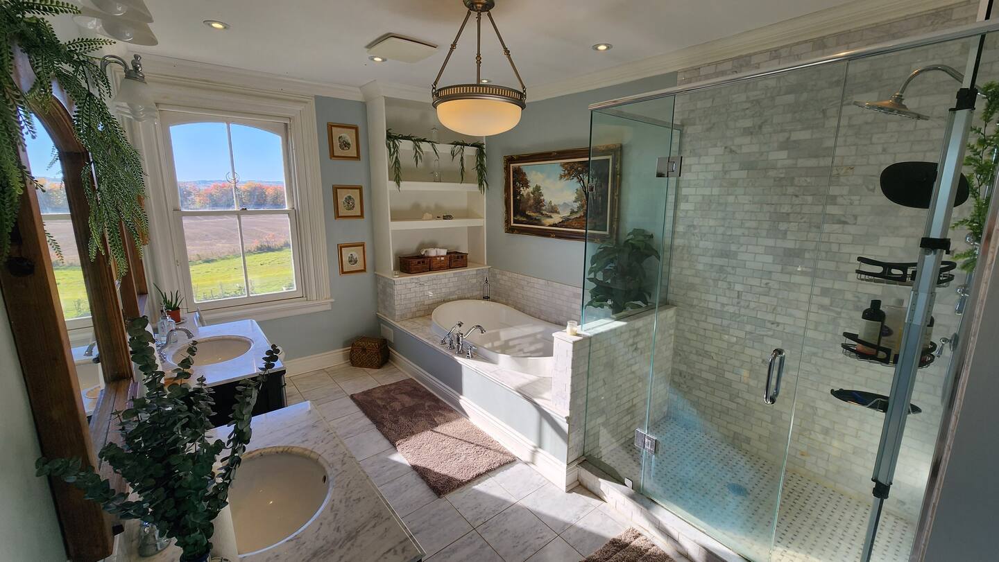 RETREATS – Calm Creature